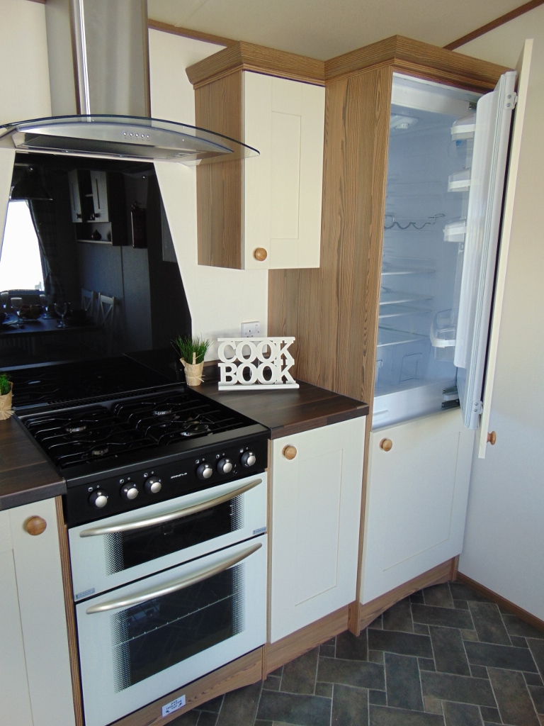 PRE-OWNED 2016 ABI ELAN | Flower of May